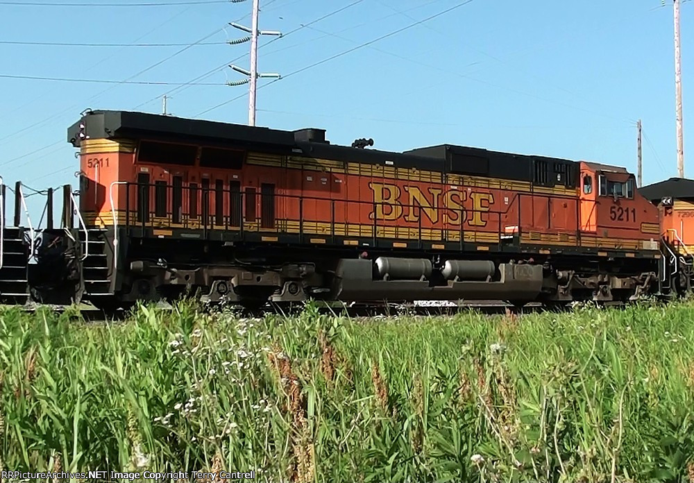 BNSF 5211